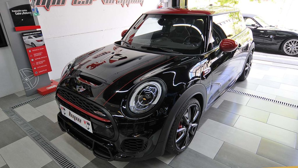 Mini cooper cromados en negro satinado 3M 1080 Wrap Film